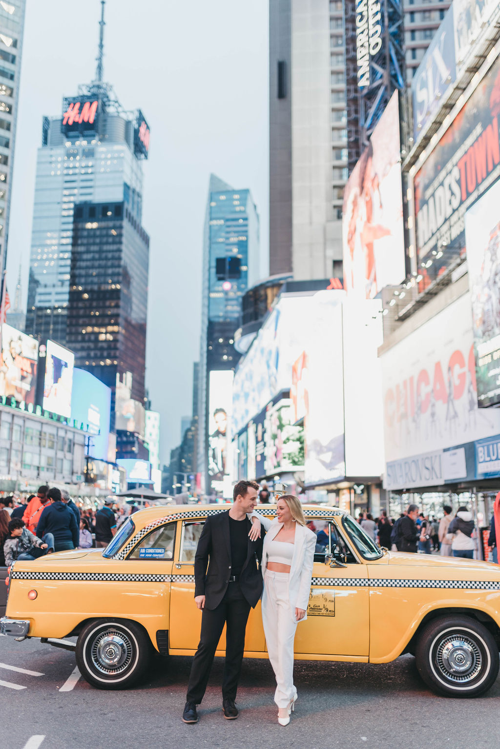 Check Out These Vintage Taxi Cab Engagement Photos in NYC | Lauren ...